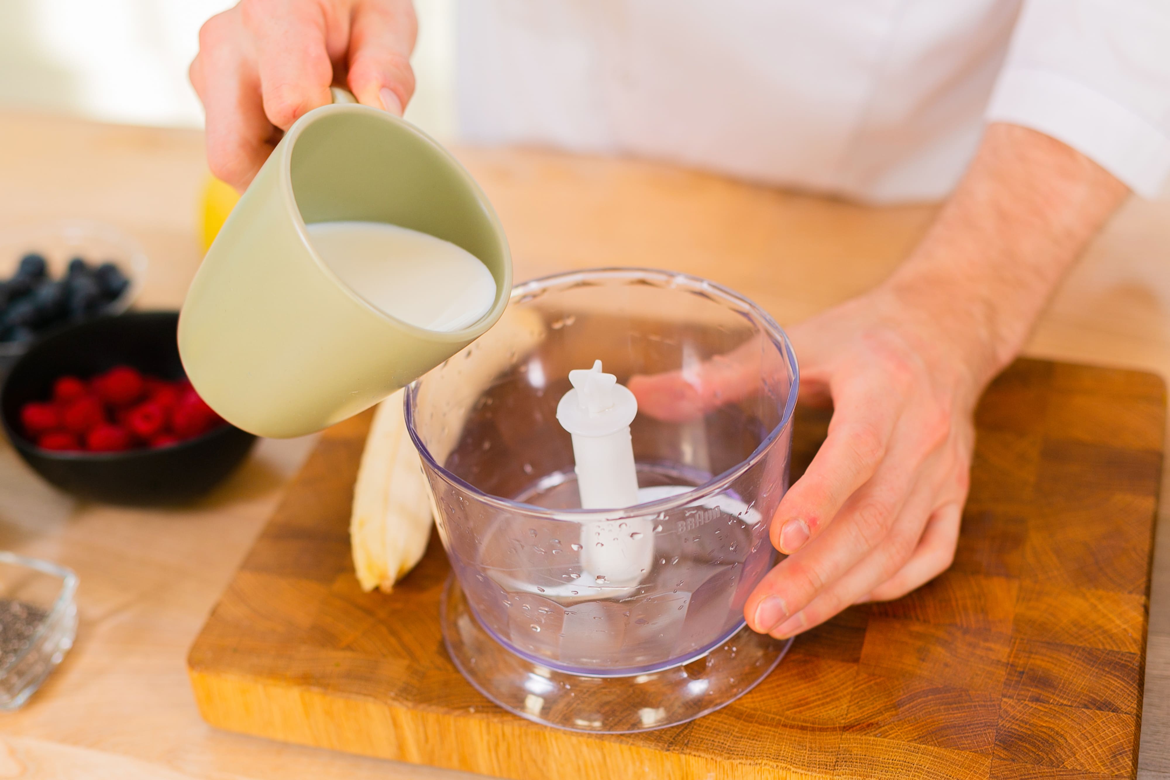 Смузи-боул с малиной и бананом — пошаговый рецепт с фото, видео, кбжу и ...