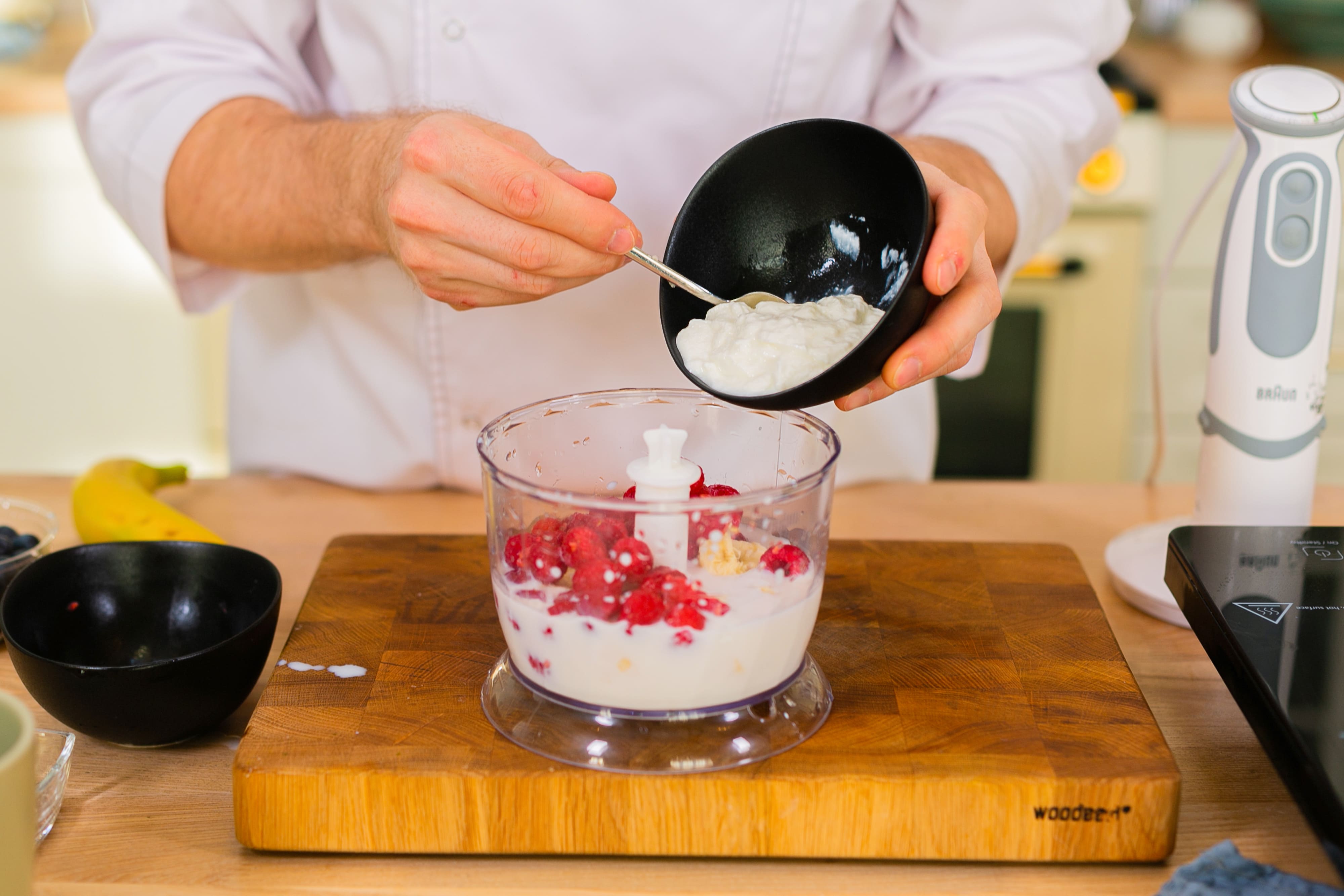 Смузи-боул с малиной и бананом — пошаговый рецепт с фото, видео, кбжу и ...